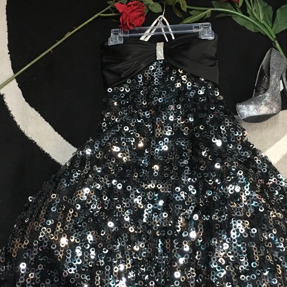 Xcite Prom | Dresses | Xcite Black And Sequins Size 6 Formal Dress ...